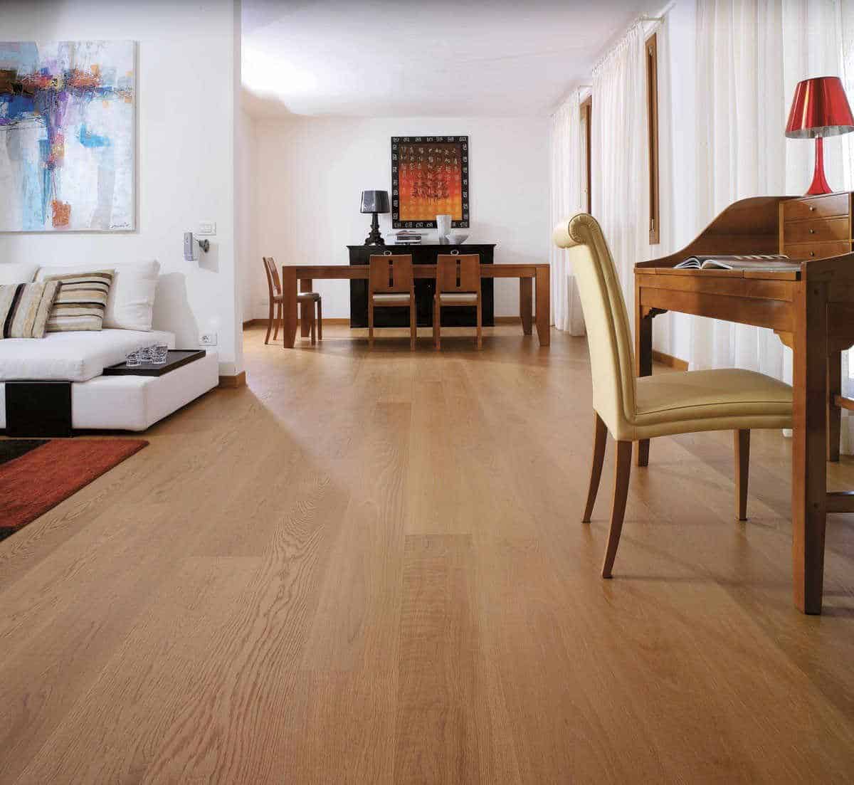 Parquet Rovere: naturale spazzolato prefinito, prima scelta Parquet Rovere: naturale spazzolato prefinito, prima scelta