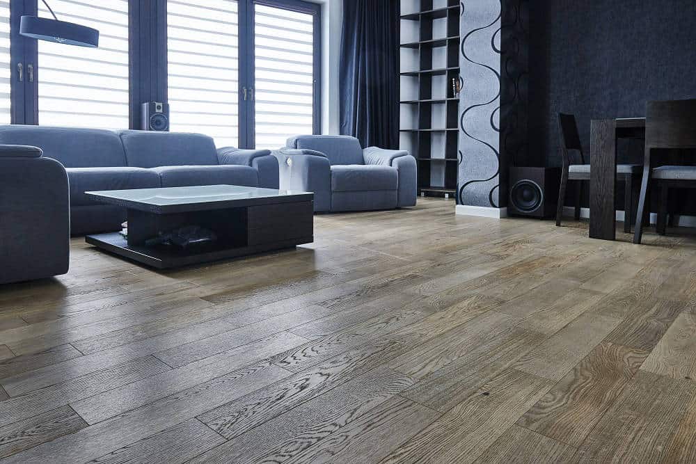 Parquet Rovere: spazzolato prefinito anticato, linea Natura Parquet Rovere: spazzolato prefinito anticato, linea Natura