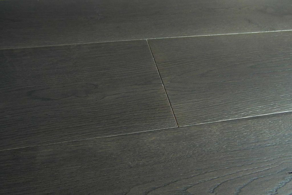 Parquet Rovere Grigio Scuro: spazzolato prefinito Italia