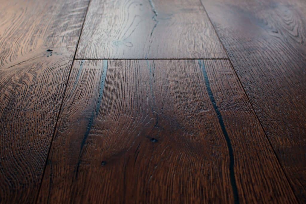 Parquet Rovere Dark Brown: Artigianale, Rustico con Spaccature
