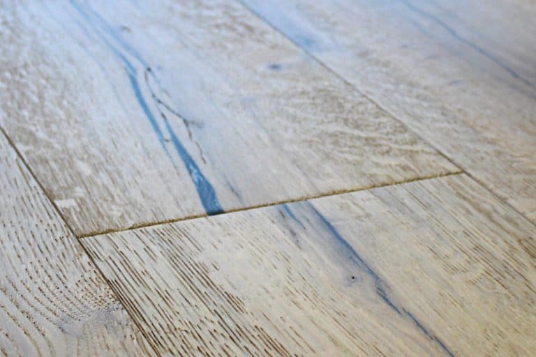 Parquet Rovere Sbiancato: Artigianale, Rustico con Spaccature